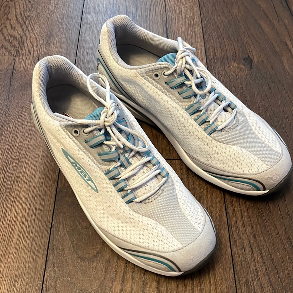 Mbt Mahuta White Sneakers - Gem